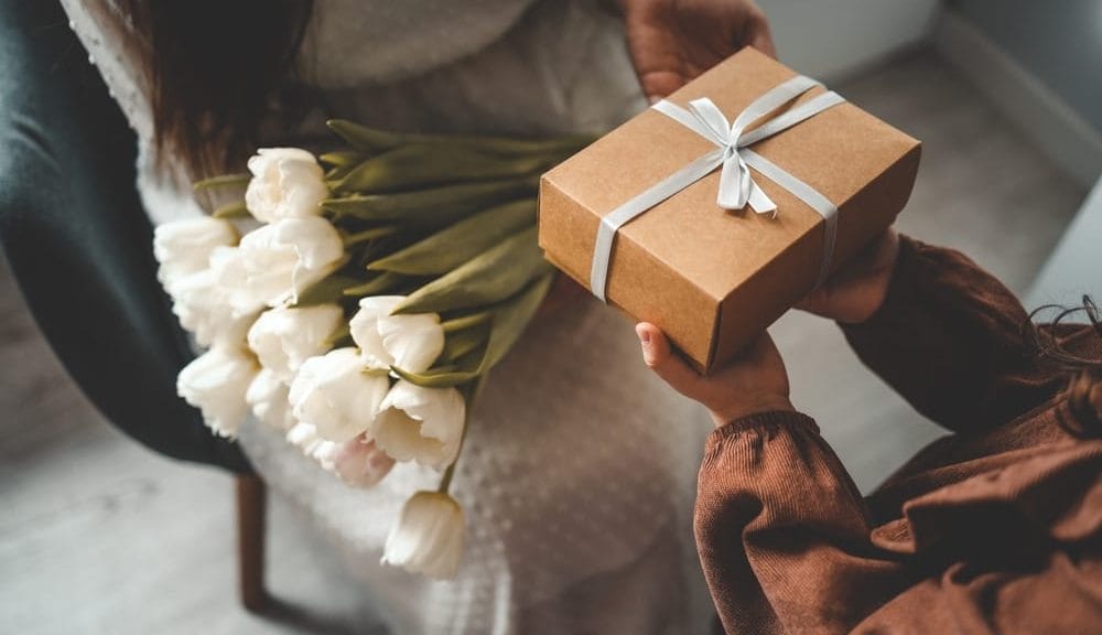 Know The Best Gift Ideas For The Festive Season - thedapperspot